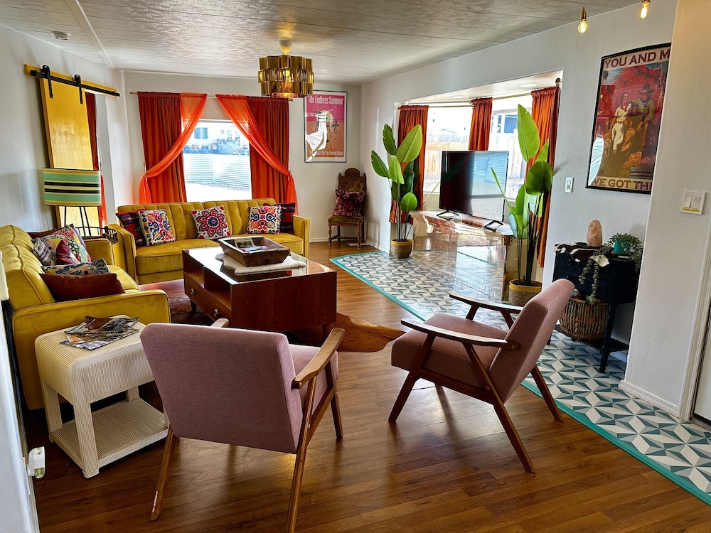 The Howdy Hideaway. A Gated, Mid-century, Escape. - Page, AZ