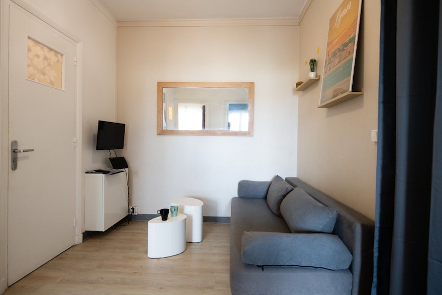 Le Saint Mo' - Nice Apartment With Balcony - Villeurbanne