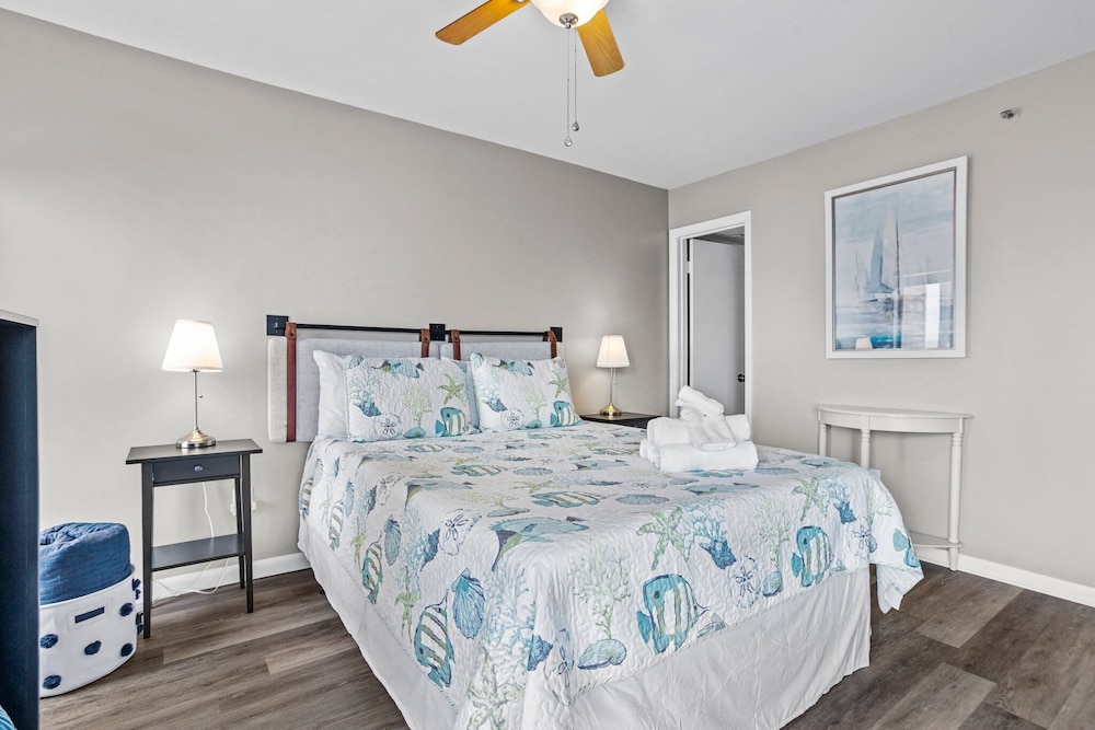 Sunrise Escape- W/linens- Oceanfront - Sneads Ferry, NC