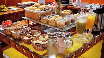 Pequeno-almoço tipo buffet diário incluído