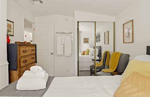 Cozy Mountain Escape For Every Season - Munds Park, AZ