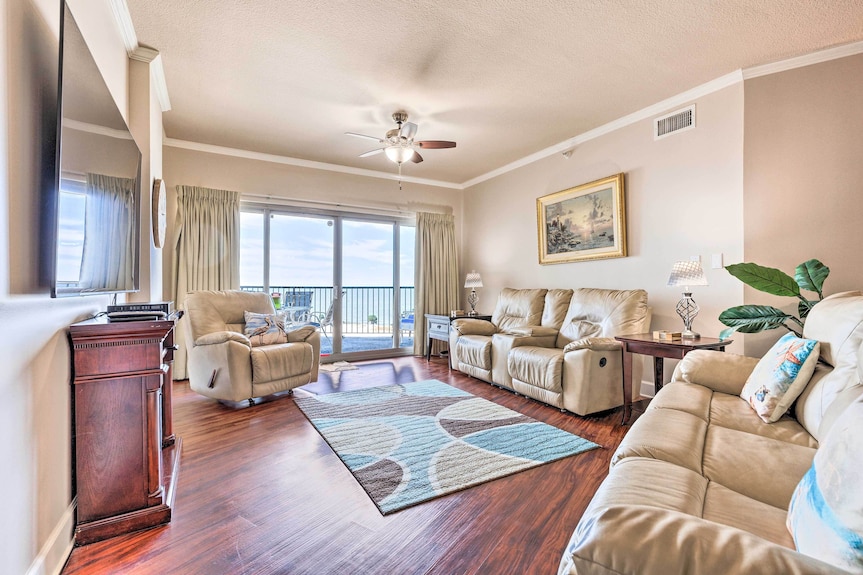 Spacious Biloxi Getaway W/ Pools & Beach Access! - Biloxi, MS