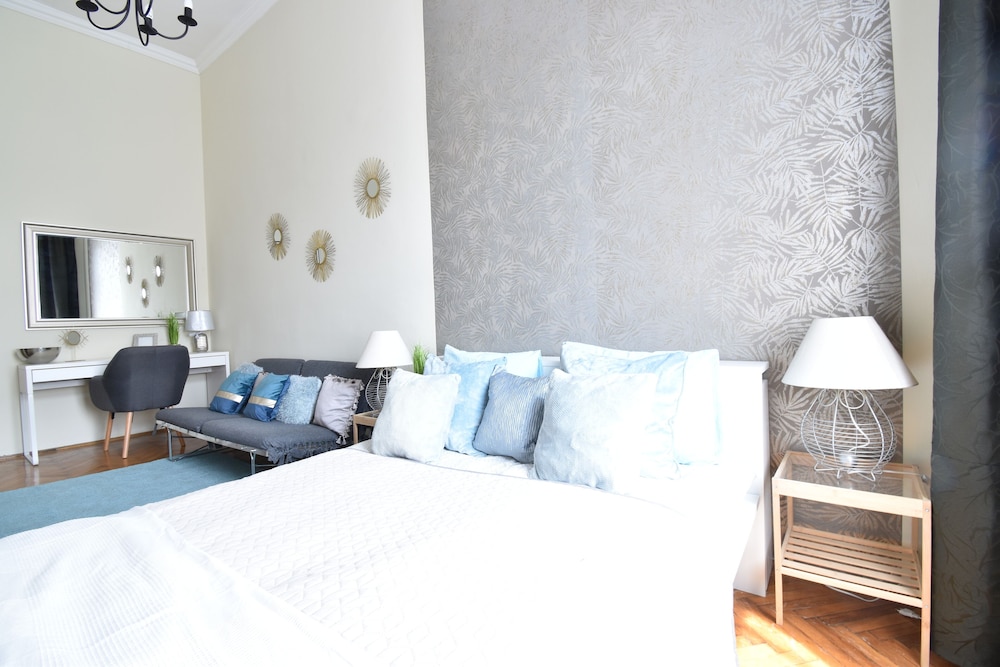 Pretty 3 Bedrooms 3 Bathrooms - Budapest