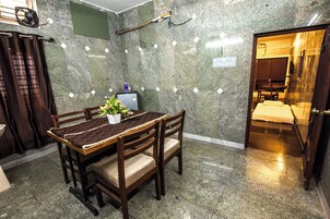 Quarto família, 1 quarto | Roupas de cama premium, escrivaninha, ferros/tábuas de passar roupa