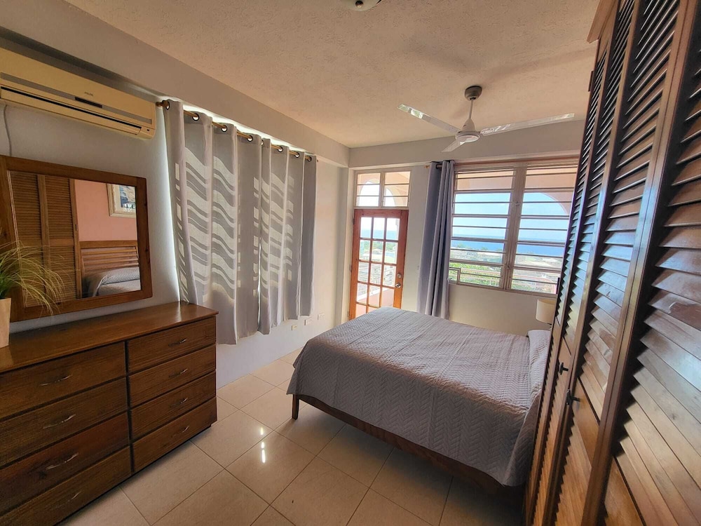 Balisier Apt 3- One Bedroom Apartment With Gorgeous Views! - Dominica