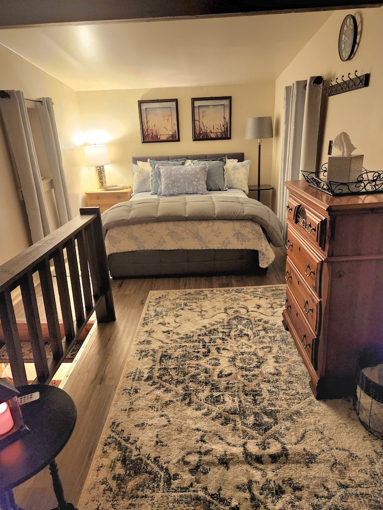 Cozy Country Cottage Located In Greenwich, Ny - New England