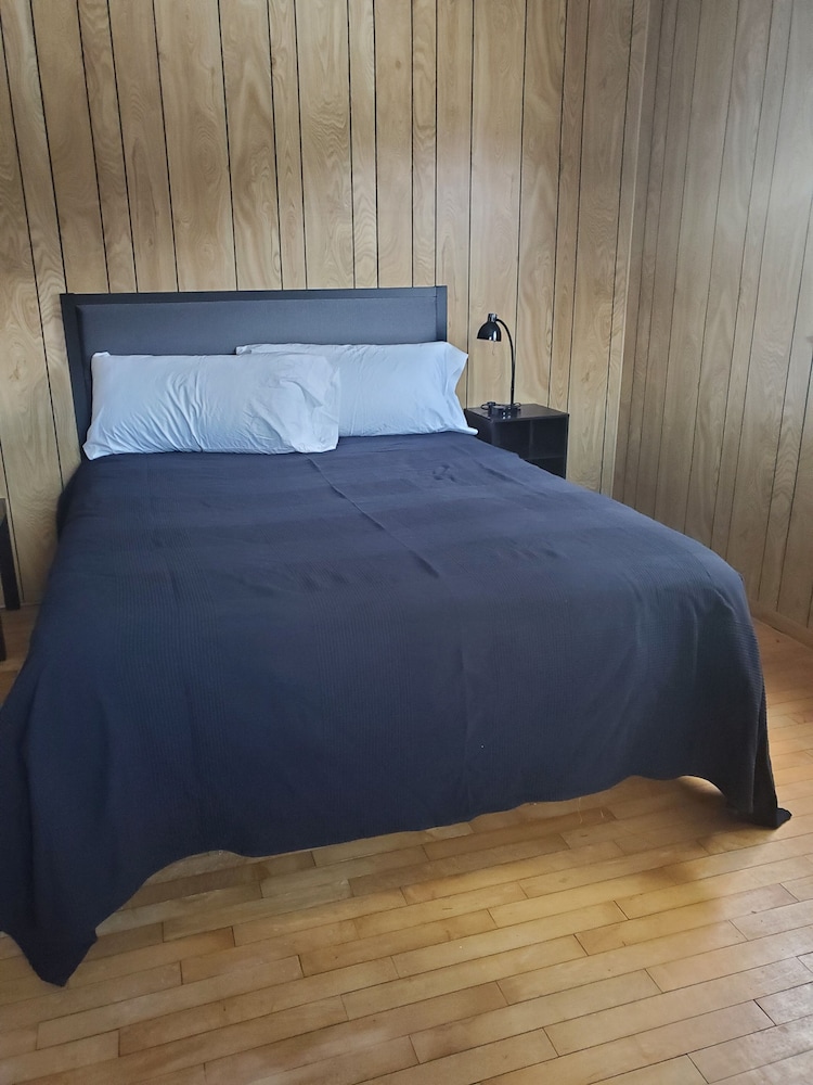 Farmhouse On 21 Acres Near Shawano Lake, Amenities Nearby, 45 Min. To Lambeau. - Wisconsin