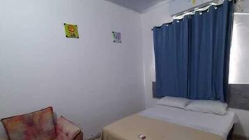 Quarto Casal Confort Single | 1 quarto, roupas de cama antialérgicas, Wi-Fi de cortesia