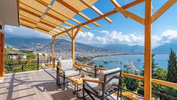 Quarto standard, vista para o mar | Roupas de cama premium, frigobar, individualmente decorados