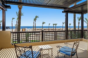 Junior Suite with Beach Front  | Vista do quarto
