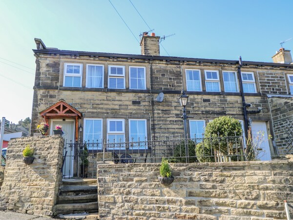 Ducking Well Cottage - Haworth
