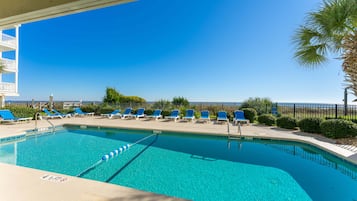 Piscina exterior sazonal