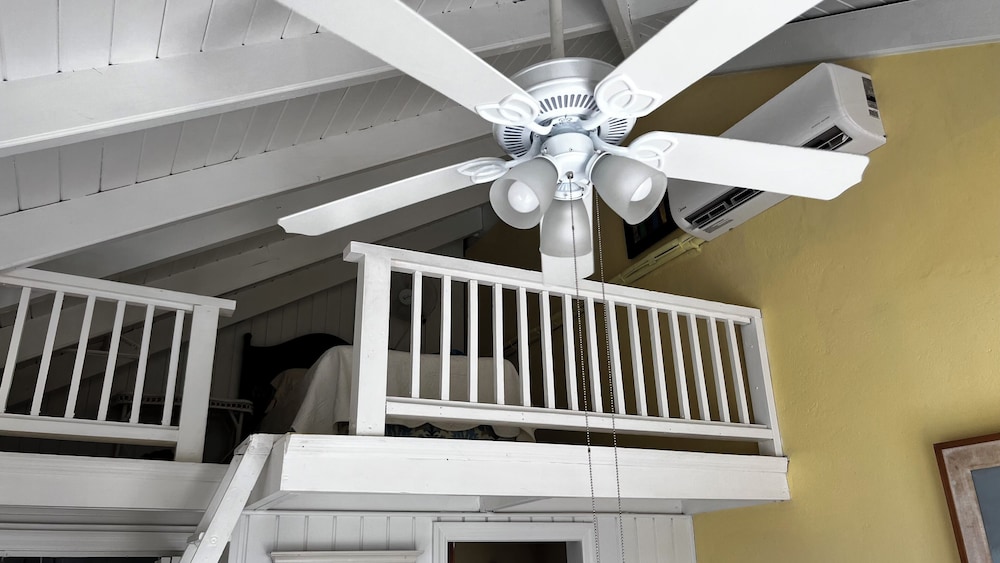 Cottage-like West Indie Town House. Perfect For Two Couples Or A Family! - Saint John
