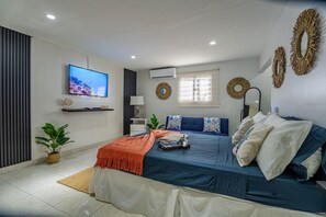 Quarto Individual Básico, 1 quarto, não fumadores | Edredões de penas, com decoração personalizada 