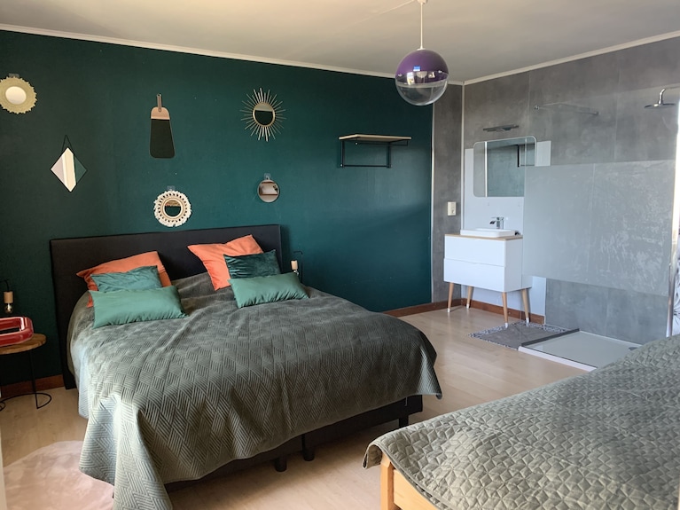 Ancienne éCole Dans Un Joli Petit Village Entouré De La Forêt - Ardennes