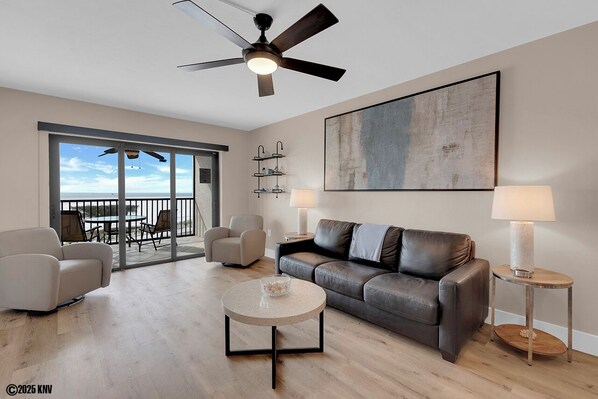 TROPICAL BEACH FRONT 2B/2B CARLOS POINTE 112, HEATED POOL, GULF VIEW ...