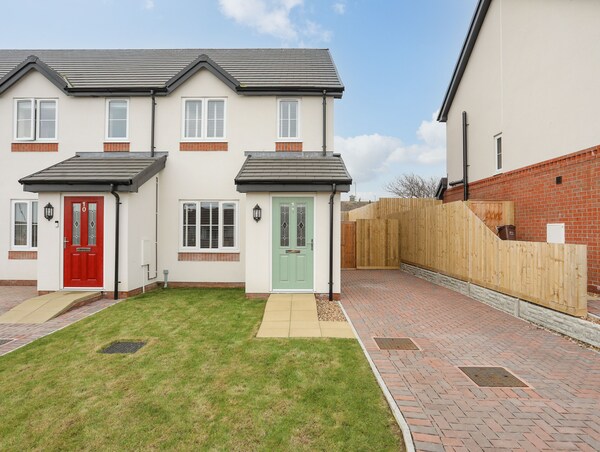 Swn Y Nant - Holyhead