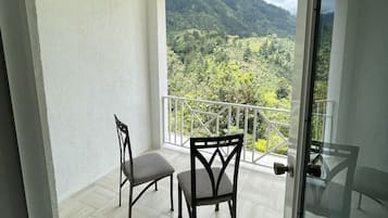 Suite-Estúdio de Luxo | Vista da varanda
