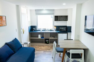 1 quarto, cofre no quarto, cortinas/cortinados opacos