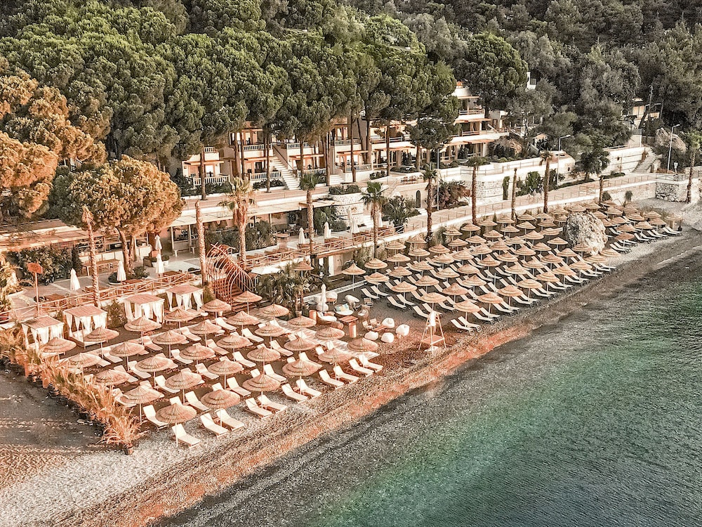 Perios Beach House - Adults Only - İçmeler