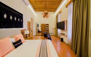 Quarto superluxo | Roupas de cama premium, camas Select Comfort, cofres nos quartos