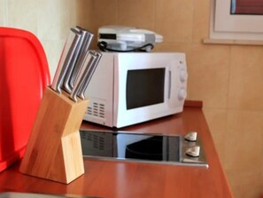 Apartamento (Superior One Bedroom apartment Split ) | Cozinha privada | Um frigorífico