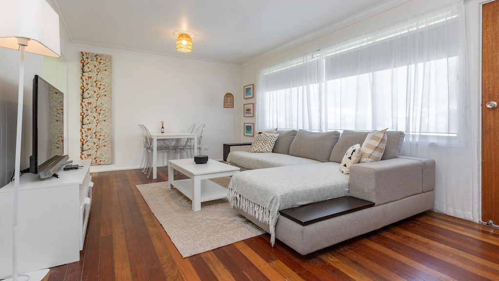 Lizzie Shack @ Lizzie Beach - Boomerang Beach