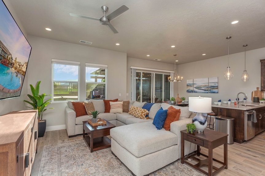 Ocotillo Springs Resort 47| Brand New Home-private Hot Tub, Bbq Grill, Ping Pong, & Resort Pool - Utah