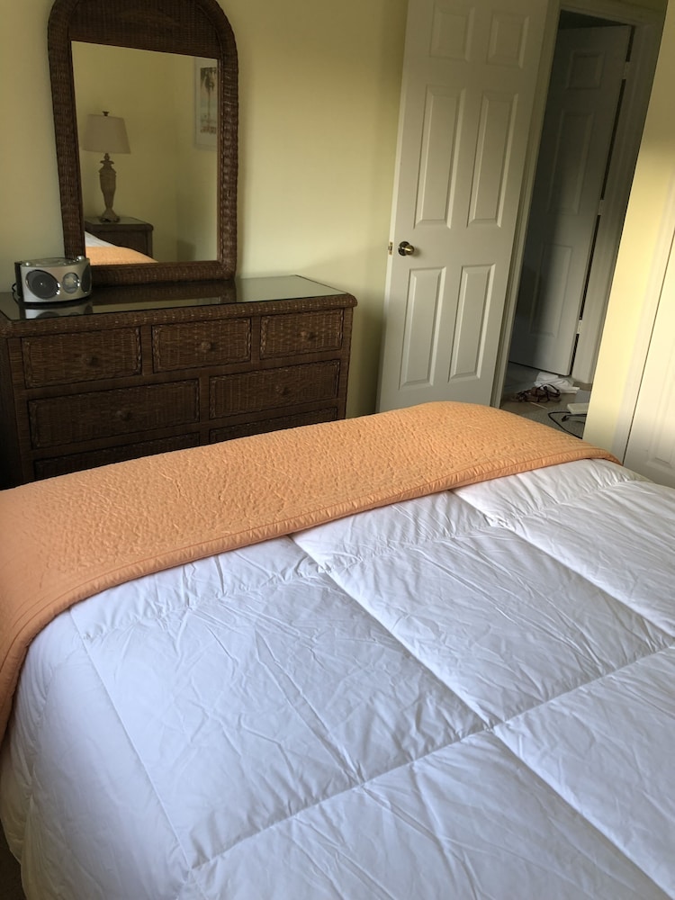 Fun Family Friendly Vacation Home W/ Heated Pool! - Fort Myers, FL