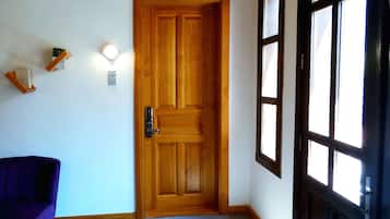 Quarto Duplo ou Twin Premium, não fumadores | Roupa de alta qualidade, minibar, secretária