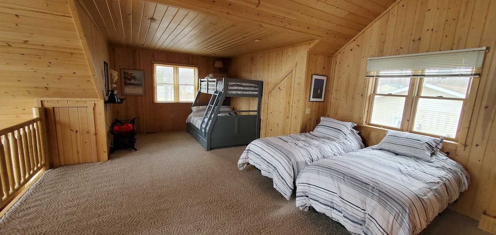 Acorn Landing –Your Springtime Lakeside Retreat For Family And Fun - 希博伊根