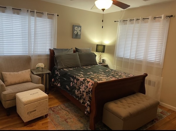 Beautiful Residential Home Away From Home - Oceanside, NY