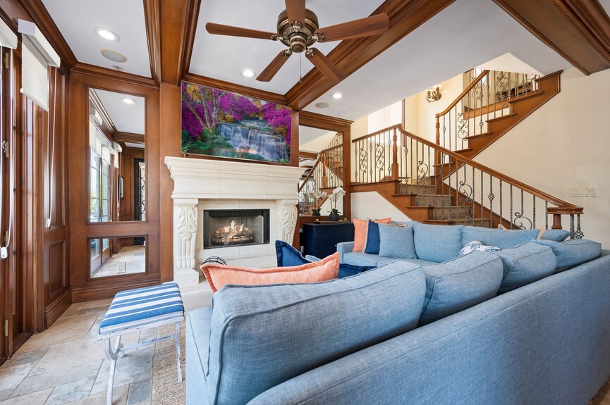 Luxurious 3- Bed\/2.5 Bath Tuscan-style Resort Home - Laguna Beach, CA