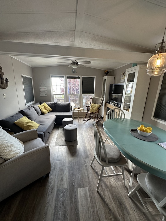 Lakeview Sherkston Shores Cottage With Lifted Golf Cart - Ontario