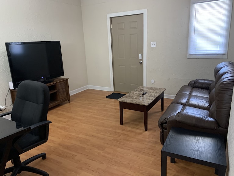 Two Bedroom Private Townhome Near Downtown Indianapolis - Indianapolis, IN