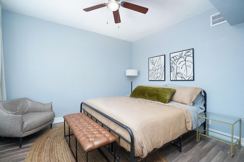 Hot Tub - Jacuzzi - Hays Hideaway - Pet Friendly - San Antonio, TX