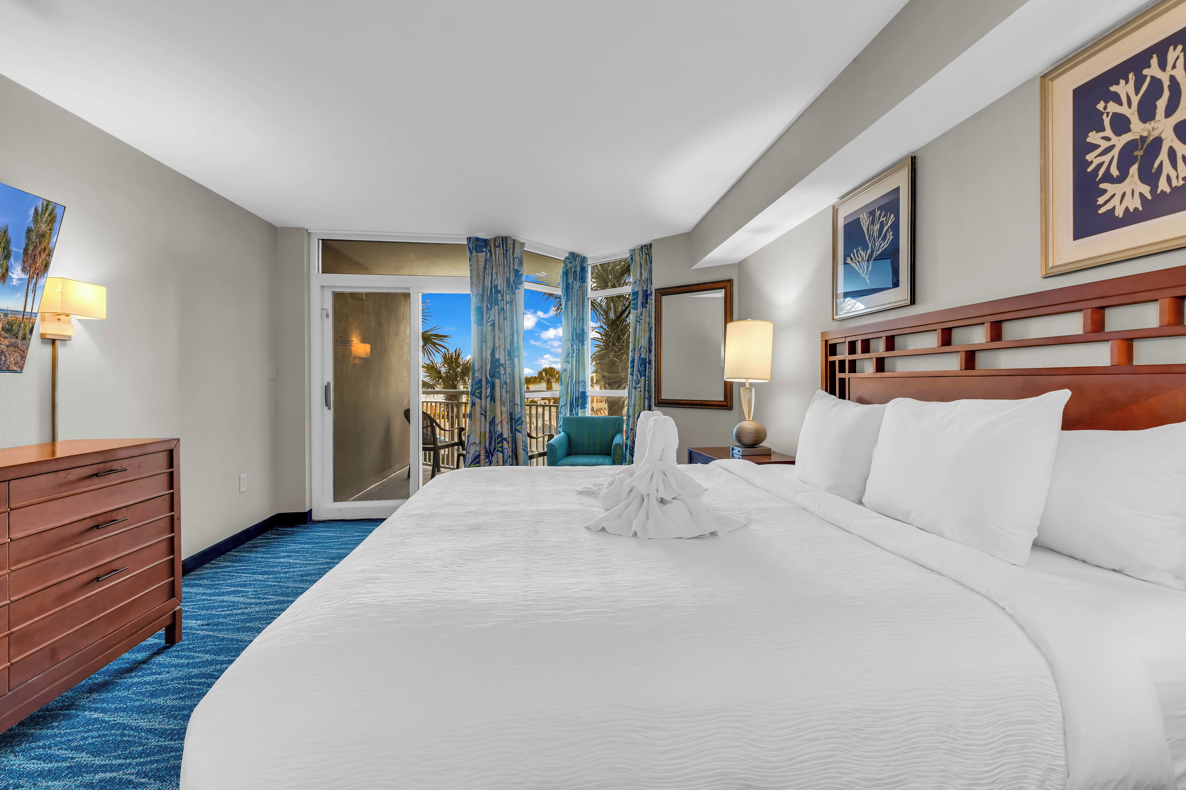 Apartamento Familiar em Condomínio Fechado, 2 quartos, varanda, em frente à praia | Com decoração personalizada, com mobília individualizada 