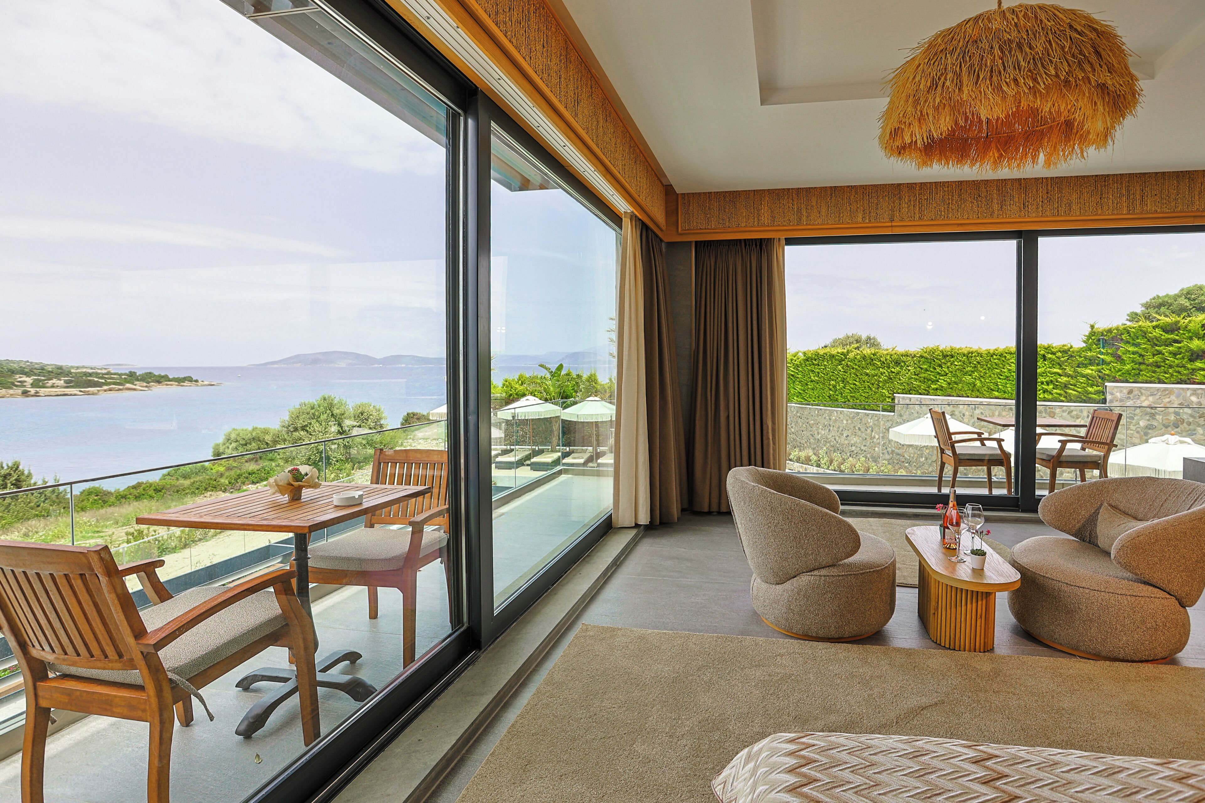 Corner Suite | Roupa de alta qualidade, camas de colchão viscoelástico, minibar 
