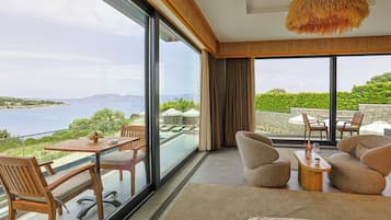 Corner Suite | Roupa de alta qualidade, camas de colchão viscoelástico, minibar