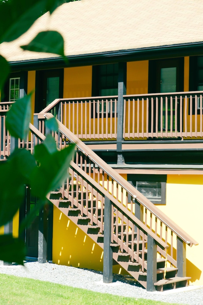 Willow Pond Motel - Catskill, NY