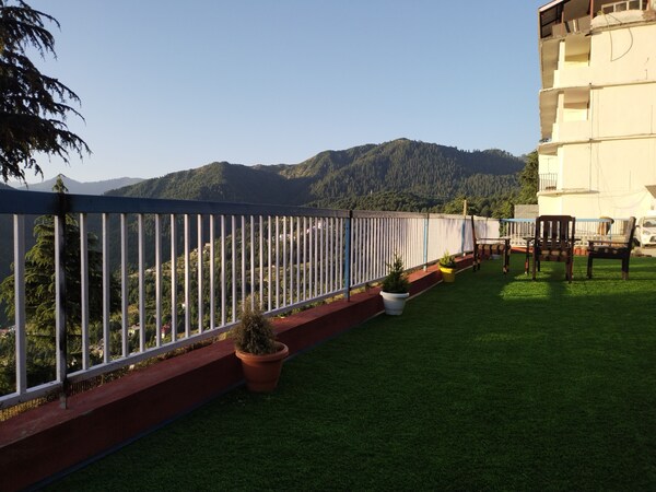 Aanantham Country Resort - Khajjiar