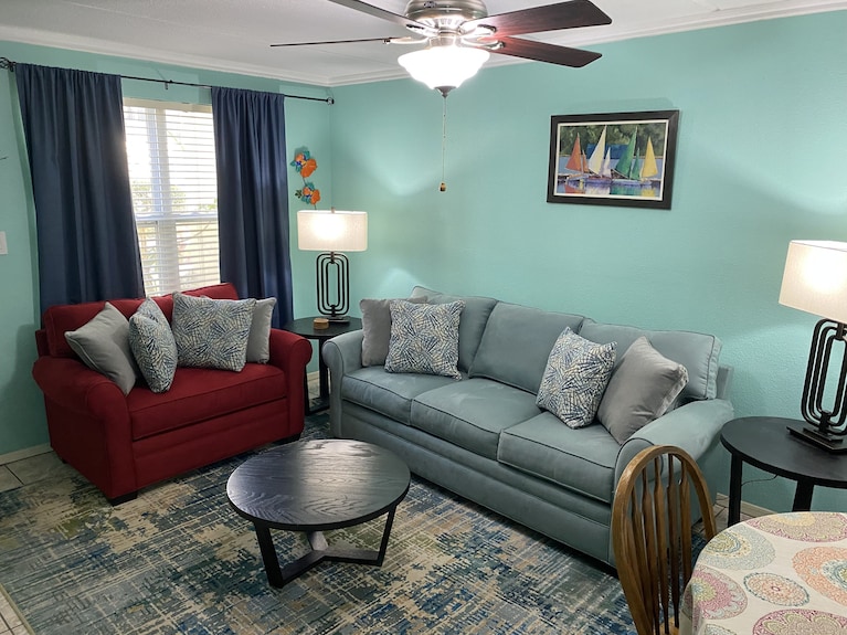 Tropical Condo W/ Heated Pool And Hot Tub. Steps From The Beach! - Texas