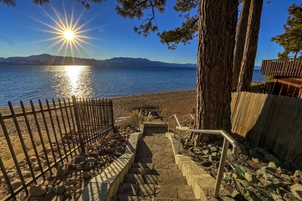 Singing Pines In Marla Bay - Walk To Lake! - Zephyr Cove, NV