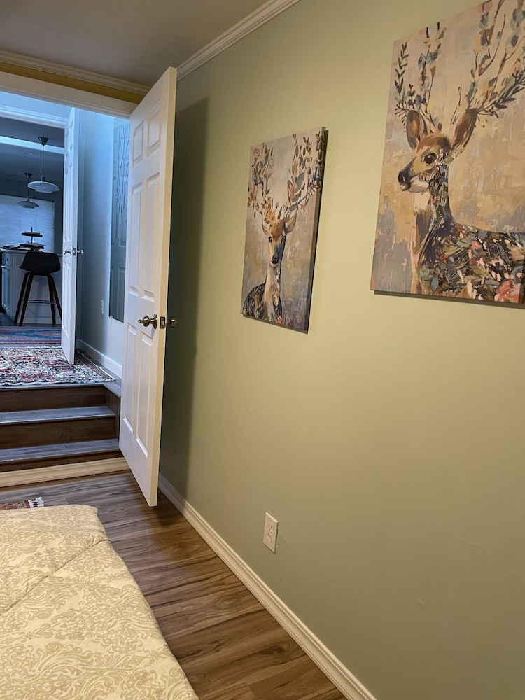 A Woodland Cottage In Suburban Portland - Portland, OR