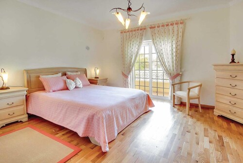 Well Furnished Villa With Private Pool - Albufeira