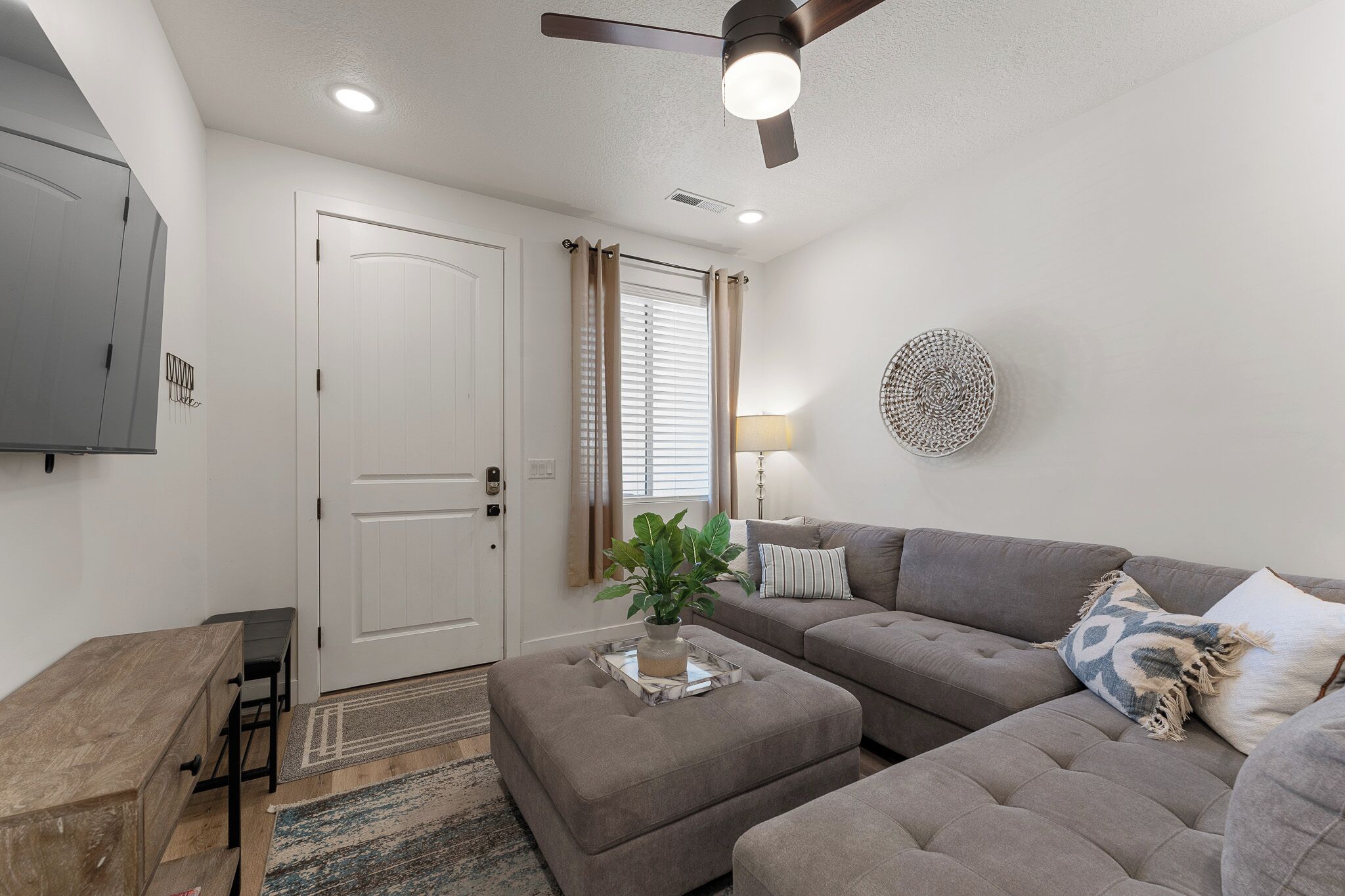 Sun, Sand, And Smiles: Desert Color Lagoon + Beaches - St. George, UT