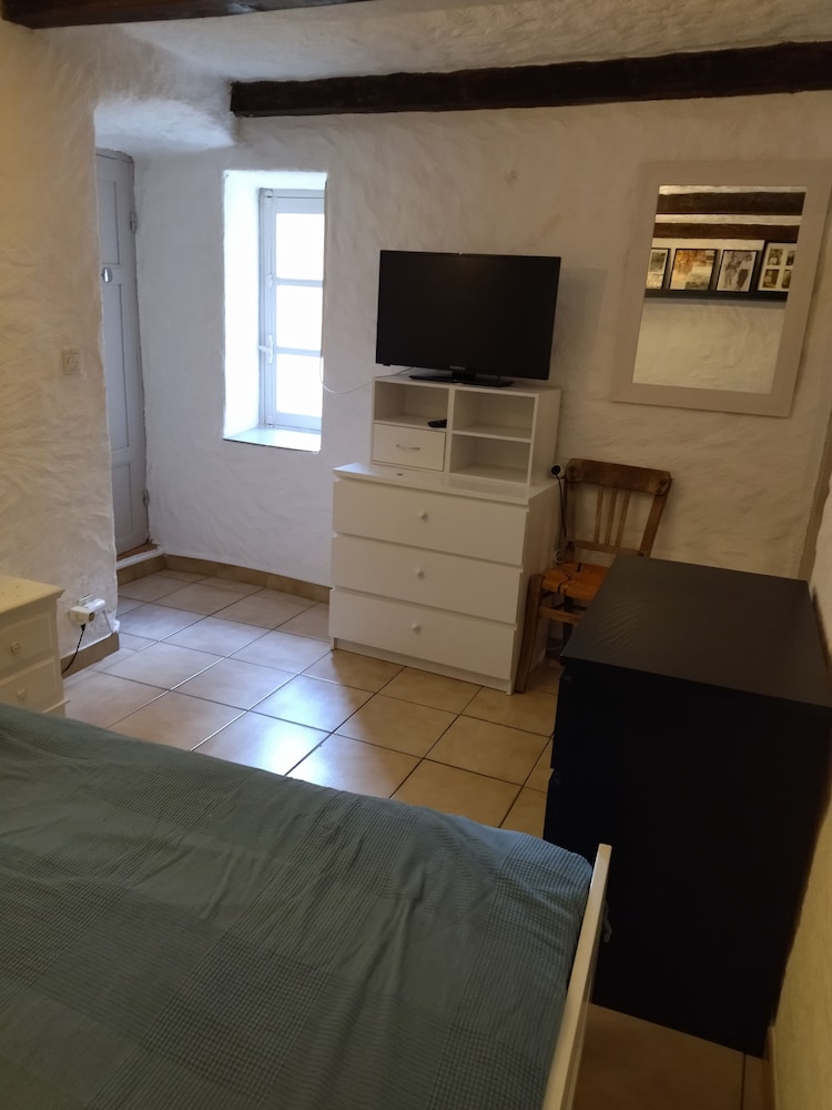 2-bedroom Apartment 5 Km From The Beautiful Beaches Of Ile Rousse - Corsica