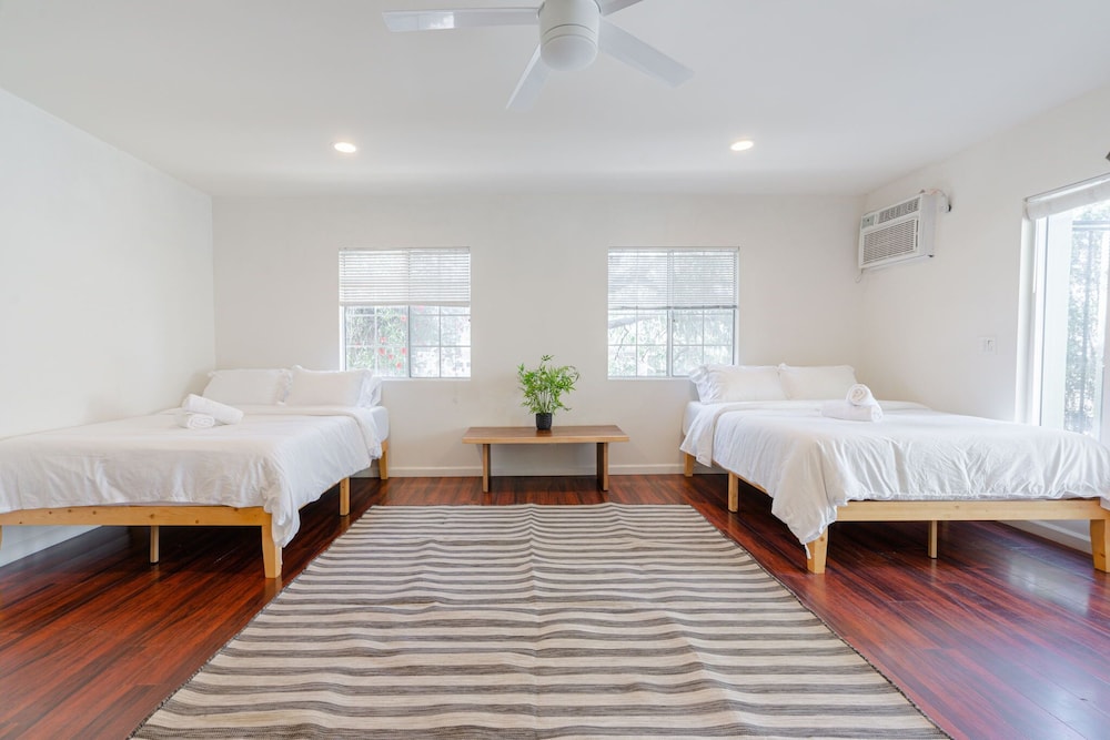 Picturesque Laurel Canyon Home W/heated Pool/spa - Los Angeles