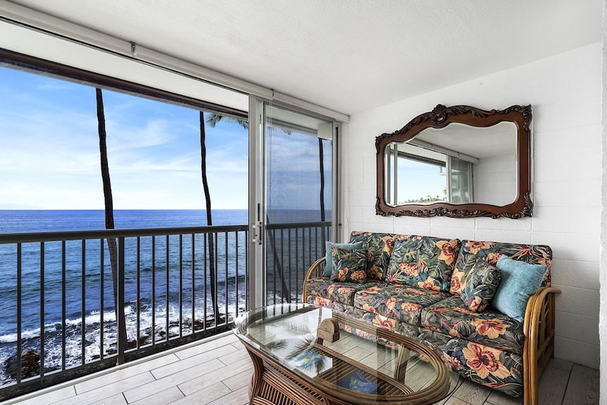 Kona Magic Sands#309 Top Floor Direct Beachfront, Air Conditioning!! - Kahalu’u Beach Park