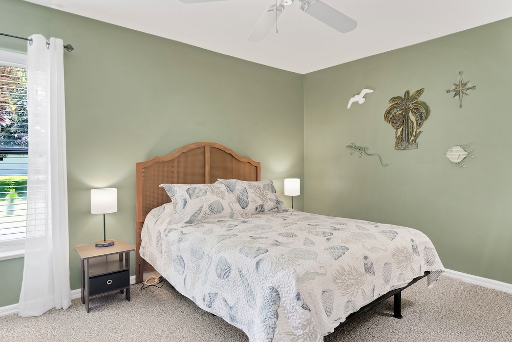 🍹🌞 Cove Paradise! Heated Saltwater Pool, Poolside Tv, Near Beaches, Wifi! - Sebastian